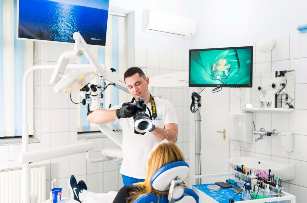 Dr. Homoki Sándor fotóz2_resize | Smile Design Center